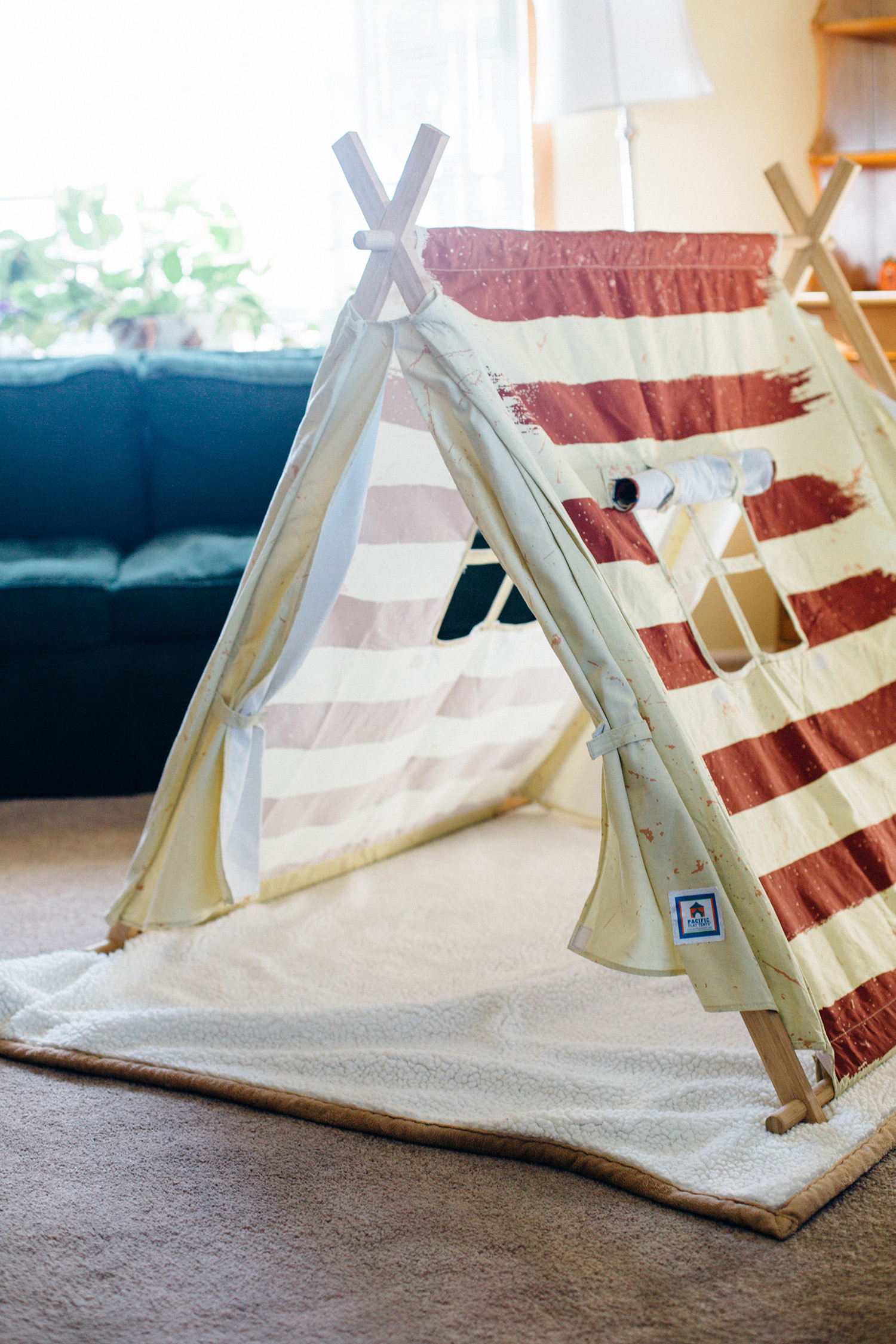 DIY Poppy Flowers for Veteran's Day | PlayFully | Pacific Play Tents ...
