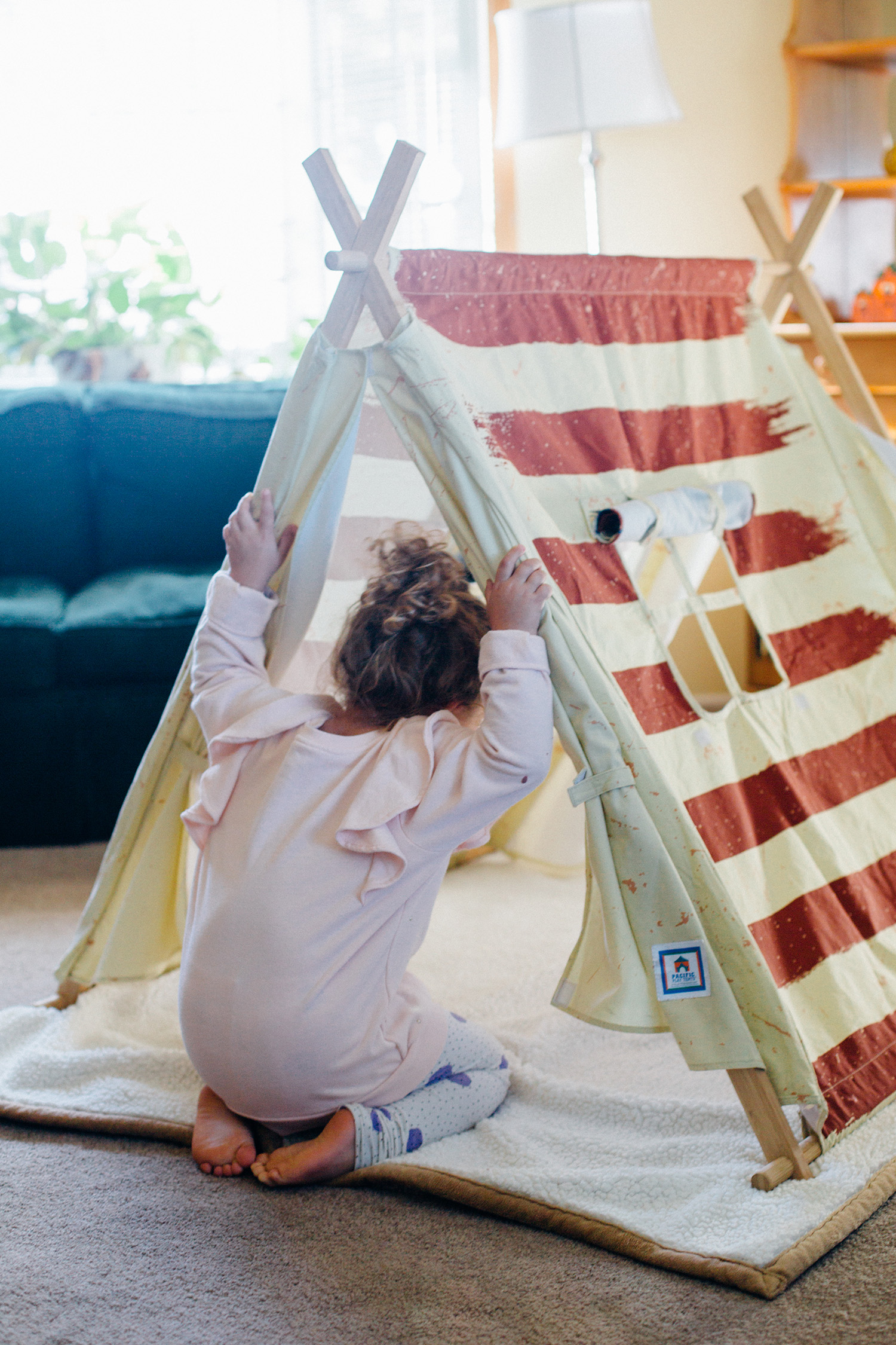 DIY Poppy Flowers for Veteran's Day | PlayFully | Pacific Play Tents ...