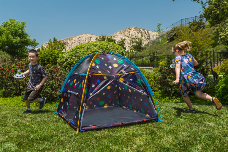 Search For UFOs with DIY Alien Spaceships! - Playfully
